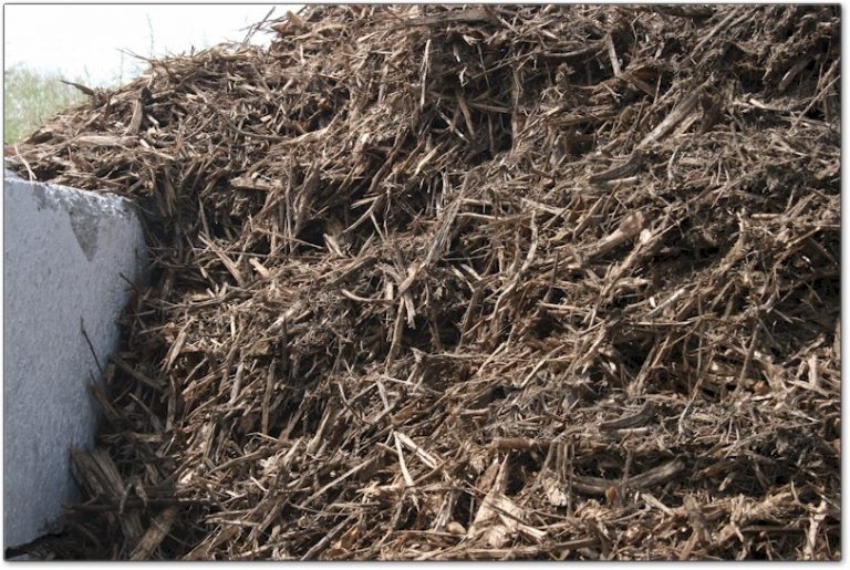 Bark & Mulch Products | H & H Wood Recyclers